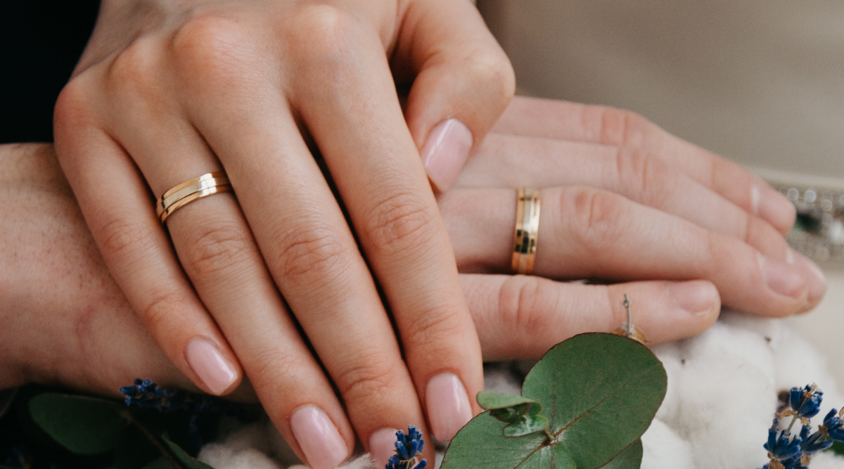 Left or right for your Wedding ring? DiamondsByMe