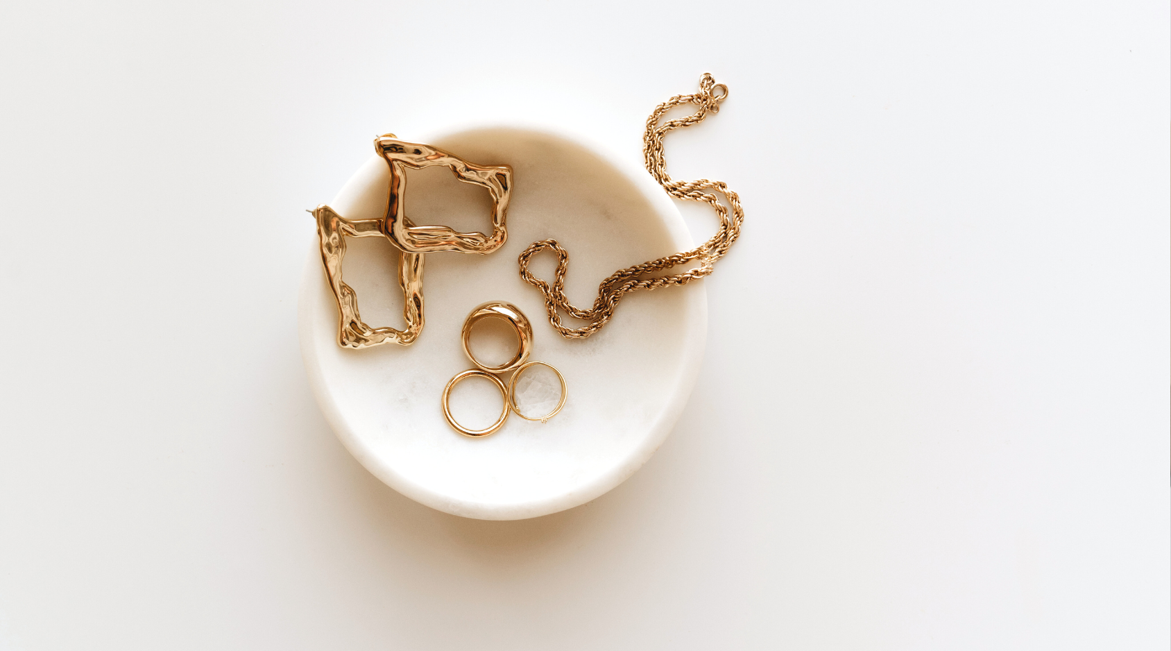 Cleaning gold jewellery - tips & tricks