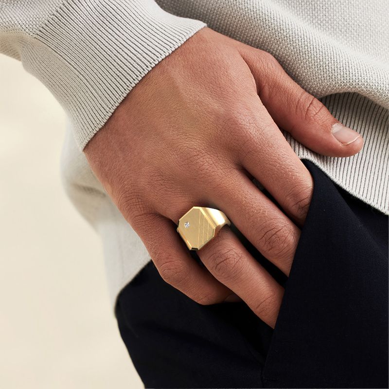 Massieve strak gouden Patrick 5 zegelring | Stel zelf samen